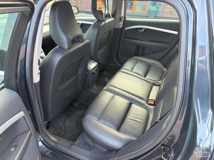 Pelēks Volvo V70 2013 Klaipėda, ar dzinēja tilpumu 2.00 L un nobraukumu 265 tūkst. km par 5700 €, foto 14 vietnē AUTOMOTO.COM.LV