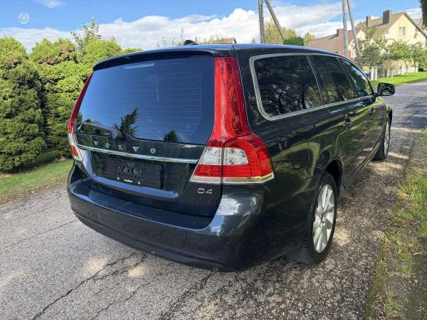 Pelēks Volvo V70 2013 Alīta, ar dzinēja tilpumu 1.97 L un nobraukumu 265 tūkst. km par 5700 €, foto 11 vietnē AUTOMOTO.COM.LV