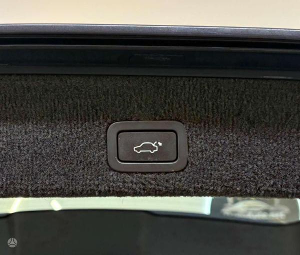 Grey Volvo V70 2013 in Marijampole, with an engine capacity of 2.40 L and mileage of 228 thousand km for 8999 €, photo 11 on AUTOMOTO.COM.LV