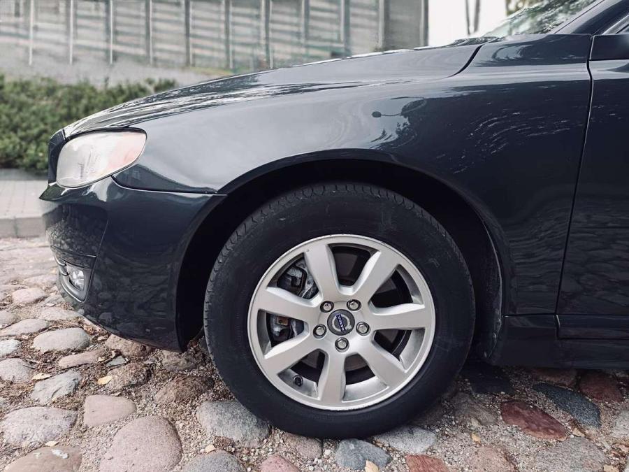 Pelēks Volvo V70 2013 Utena, ar dzinēja tilpumu 1.98 L un nobraukumu 419 tūkst. km par 5950 €, foto 14 vietnē AUTOMOTO.COM.LV