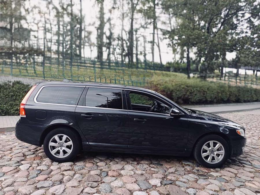 Pelēks Volvo V70 2013 Utena, ar dzinēja tilpumu 1.98 L un nobraukumu 419 tūkst. km par 5950 €, foto 27 vietnē AUTOMOTO.COM.LV