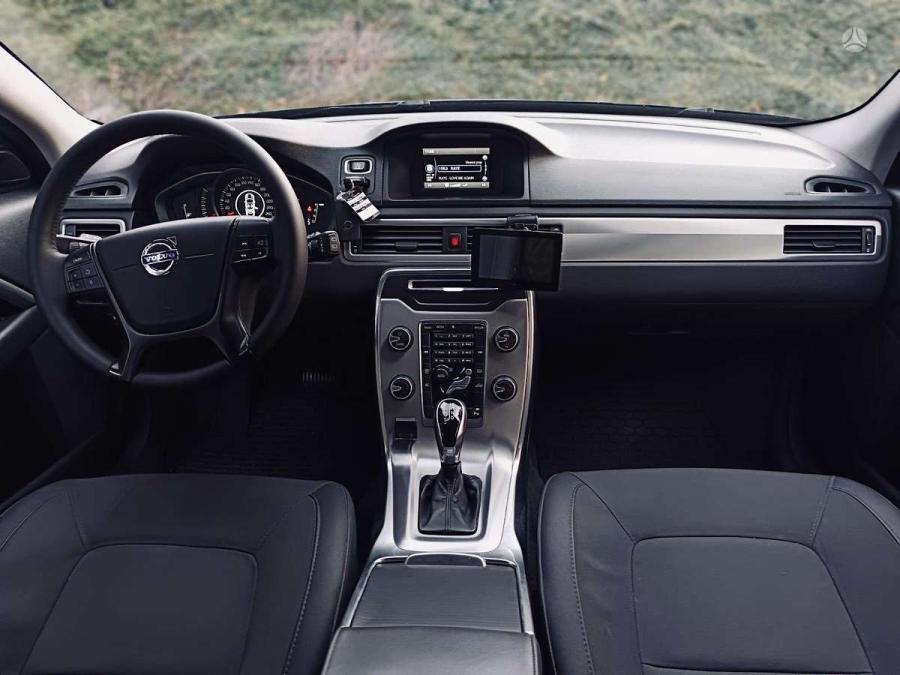 Pelēks Volvo V70 2013 Utena, ar dzinēja tilpumu 1.98 L un nobraukumu 419 tūkst. km par 5950 €, foto 36 vietnē AUTOMOTO.COM.LV