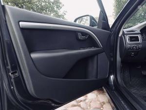Pelēks Volvo V70 2013 Utena, ar dzinēja tilpumu 1.98 L un nobraukumu 419 tūkst. km par 5950 €, foto 37 vietnē AUTOMOTO.COM.LV