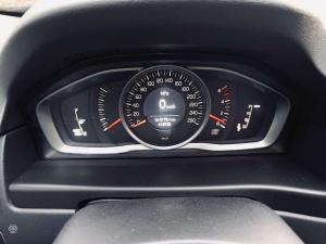 Pelēks Volvo V70 2013 Utena, ar dzinēja tilpumu 1.98 L un nobraukumu 419 tūkst. km par 5950 €, foto 39 vietnē AUTOMOTO.COM.LV