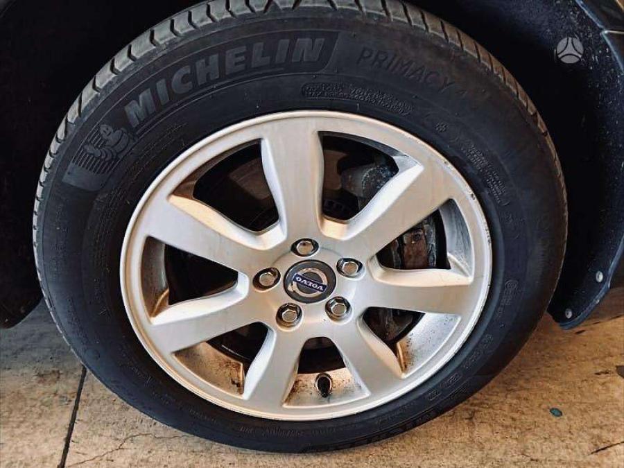 Pelēks Volvo V70 2013 Utena, ar dzinēja tilpumu 1.98 L un nobraukumu 419 tūkst. km par 5950 €, foto 47 vietnē AUTOMOTO.COM.LV