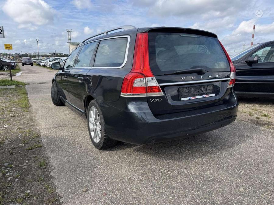 Grey Volvo V70 2013 in Vilnius, with an engine capacity of 1.56 L and mileage of 297 thousand km for 6200 €, photo 3 on AUTOMOTO.COM.LV