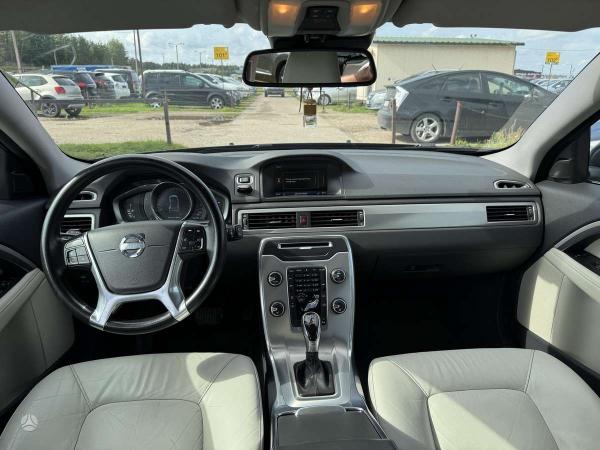 Grey Volvo V70 2013 in Vilnius, with an engine capacity of 1.56 L and mileage of 297 thousand km for 6200 €, photo 5 on AUTOMOTO.COM.LV
