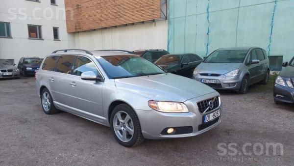 Pelēks Volvo V70 2013 Daugavpils, ar dzinēja tilpumu 2.00 L un nobraukumu 0 tūkst. km par 7150 €, foto 5 vietnē AUTOMOTO.COM.LV