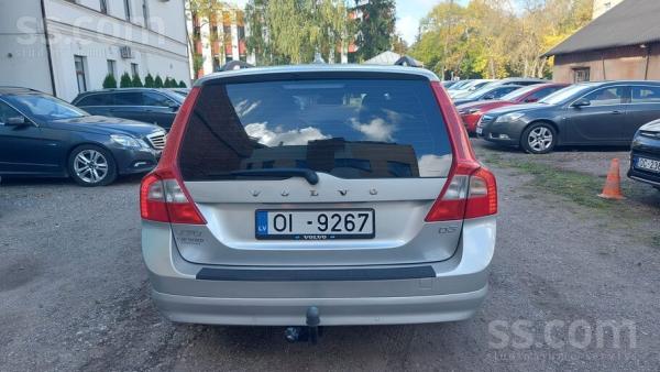 Pelēks Volvo V70 2013 Daugavpils, ar dzinēja tilpumu 2.00 L un nobraukumu 0 tūkst. km par 7150 €, foto 10 vietnē AUTOMOTO.COM.LV