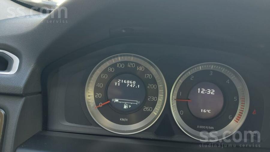 Серый Вольво В70 2013 в Даугавпилс, объемом двигателя 2.00 л и пробегом 0 тыс. км за 7150 €, фото 18 на AUTOMOTO.COM.LV
