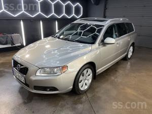 Pelēks Volvo V70 2013 Jelgava, ar dzinēja tilpumu 2.40 L un nobraukumu 384 tūkst. km par 6300 €, foto  vietnē AUTOMOTO.COM.LV