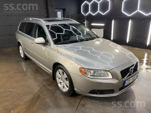 Grey Volvo V70 2013 in Jelgava, with an engine capacity of 2.40 L and mileage of 384 thousand km for 6300 €, photo 3 on AUTOMOTO.COM.LV
