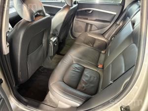 Grey Volvo V70 2013 in Jelgava, with an engine capacity of 2.40 L and mileage of 384 thousand km for 6300 €, photo 6 on AUTOMOTO.COM.LV
