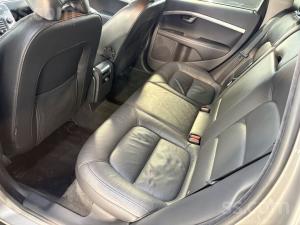 Grey Volvo V70 2013 in Jelgava, with an engine capacity of 2.40 L and mileage of 384 thousand km for 6300 €, photo 7 on AUTOMOTO.COM.LV