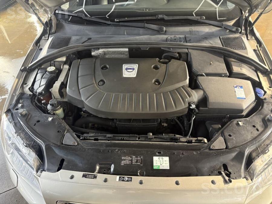 Grey Volvo V70 2013 in Jelgava, with an engine capacity of 2.40 L and mileage of 384 thousand km for 6300 €, photo 14 on AUTOMOTO.COM.LV