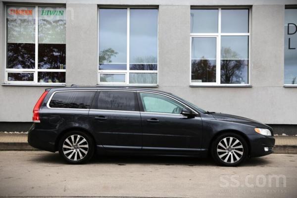 Grey Volvo V70 2014 in Riga, with an engine capacity of 1.60 L and mileage of 0 thousand km for 3800 €, photo 3 on AUTOMOTO.COM.LV