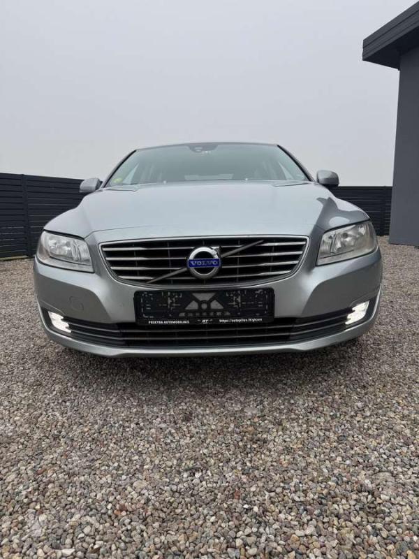 Grey Volvo V70 2014 in Alytus, with an engine capacity of 1.98 L and mileage of 249 thousand km for 5999 €, photo 2 on AUTOMOTO.COM.LV