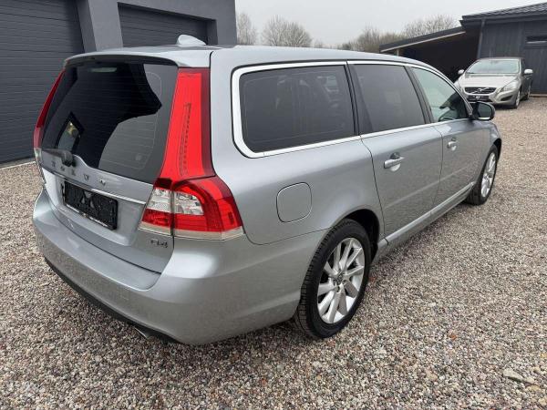 Grey Volvo V70 2014 in Alytus, with an engine capacity of 1.98 L and mileage of 249 thousand km for 5999 €, photo 7 on AUTOMOTO.COM.LV
