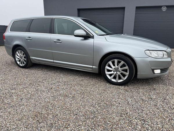Grey Volvo V70 2014 in Alytus, with an engine capacity of 1.98 L and mileage of 249 thousand km for 5999 €, photo 9 on AUTOMOTO.COM.LV