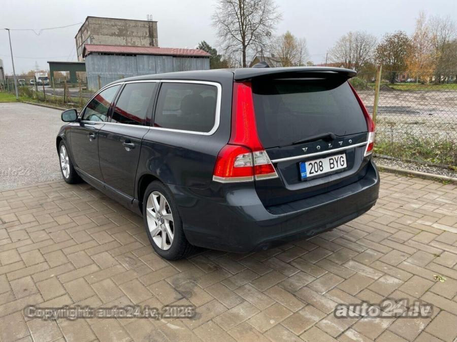 Pelēks Volvo V70 2014 Tallina, ar dzinēja tilpumu 1.60 L un nobraukumu 412 tūkst. km par 5499 €, foto 1 vietnē AUTOMOTO.COM.LV