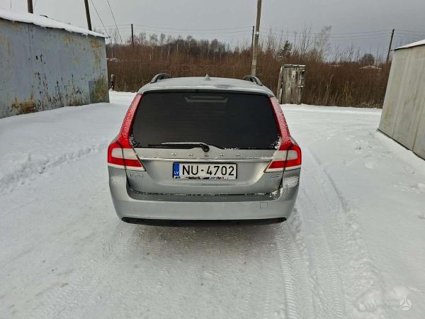 Grey Volvo V70 2014 in Siauliai, with an engine capacity of 1.98 L and mileage of 281 thousand km for 5500 €, photo 5 on AUTOMOTO.COM.LV