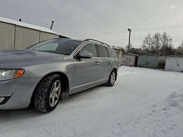 Grey Volvo V70 2014 in Siauliai, with an engine capacity of 1.98 L and mileage of 281 thousand km for 5500 €, photo 7 on AUTOMOTO.COM.LV