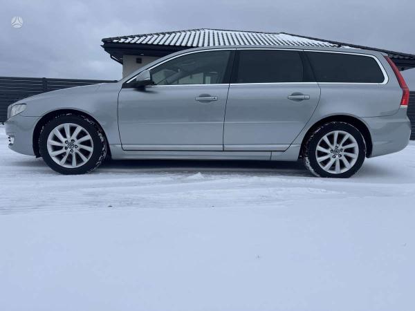 Grey Volvo V70 2014 in Alytus, with an engine capacity of 1.98 L and mileage of 249 thousand km for 5850 €, photo 3 on AUTOMOTO.COM.LV