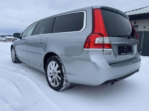 Grey Volvo V70 2014 in Alytus, with an engine capacity of 1.98 L and mileage of 249 thousand km for 5850 €, photo 4 on AUTOMOTO.COM.LV