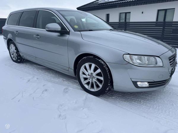 Grey Volvo V70 2014 in Alytus, with an engine capacity of 1.98 L and mileage of 249 thousand km for 5850 €, photo 8 on AUTOMOTO.COM.LV