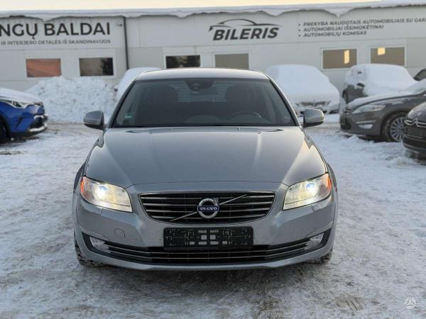 Grey Volvo V70 2014 in Utena, with an engine capacity of 1.98 L and mileage of 289 thousand km for 5990 €, photo 6 on AUTOMOTO.COM.LV