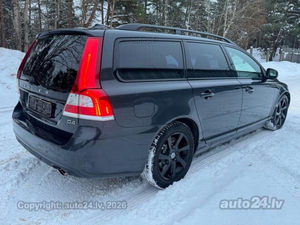 Grey Volvo V70 2014 in Tallinn, with an engine capacity of 2.00 L and mileage of 294 thousand km for 7950 €, photo 6 on AUTOMOTO.COM.LV