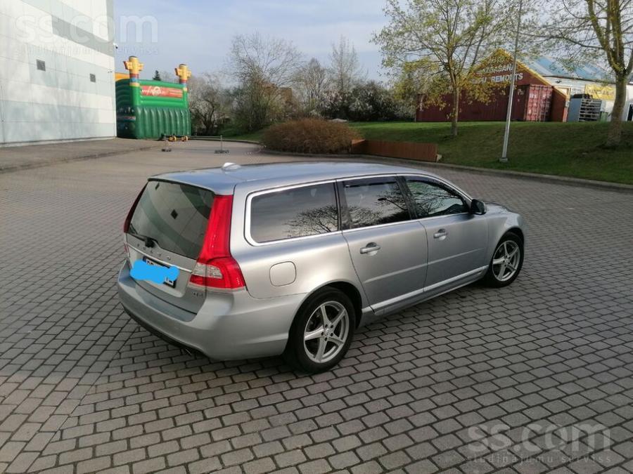 Pelēks Volvo V70 2014 Jelgava, ar dzinēja tilpumu 2.00 L un nobraukumu 310 tūkst. km par 7200 €, foto 3 vietnē AUTOMOTO.COM.LV