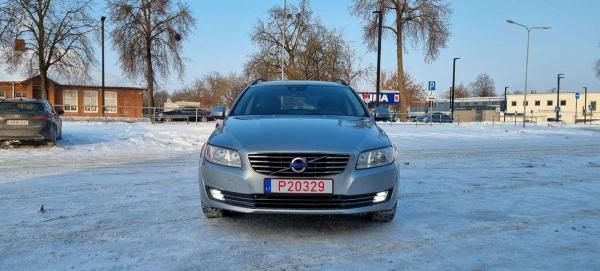 Pelēks Volvo V70 2014 Alīta, ar dzinēja tilpumu 1.97 L un nobraukumu 247 tūkst. km par 7300 €, foto 2 vietnē AUTOMOTO.COM.LV