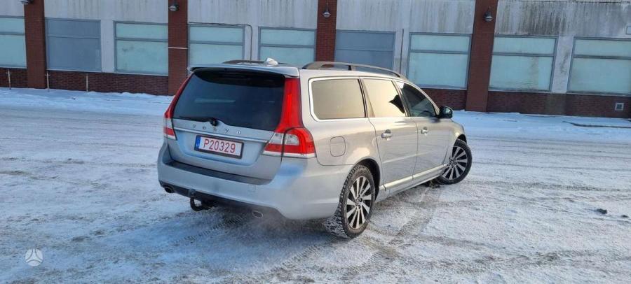 Grey Volvo V70 2014 in Alytus, with an engine capacity of 1.97 L and mileage of 247 thousand km for 7300 €, photo 4 on AUTOMOTO.COM.LV