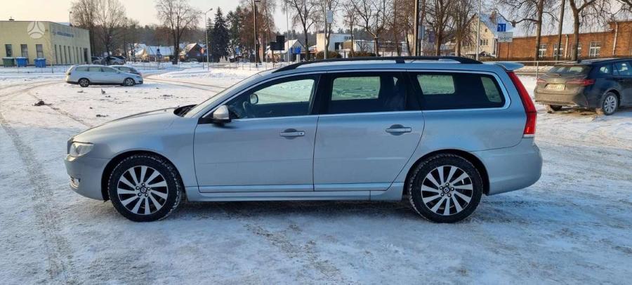 Grey Volvo V70 2014 in Alytus, with an engine capacity of 1.97 L and mileage of 247 thousand km for 7300 €, photo 7 on AUTOMOTO.COM.LV
