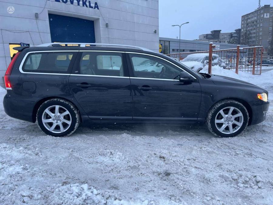 Pelēks Volvo V70 2014 Kauņa, ar dzinēja tilpumu 1.97 L un nobraukumu 259 tūkst. km par 5650 €, foto 8 vietnē AUTOMOTO.COM.LV