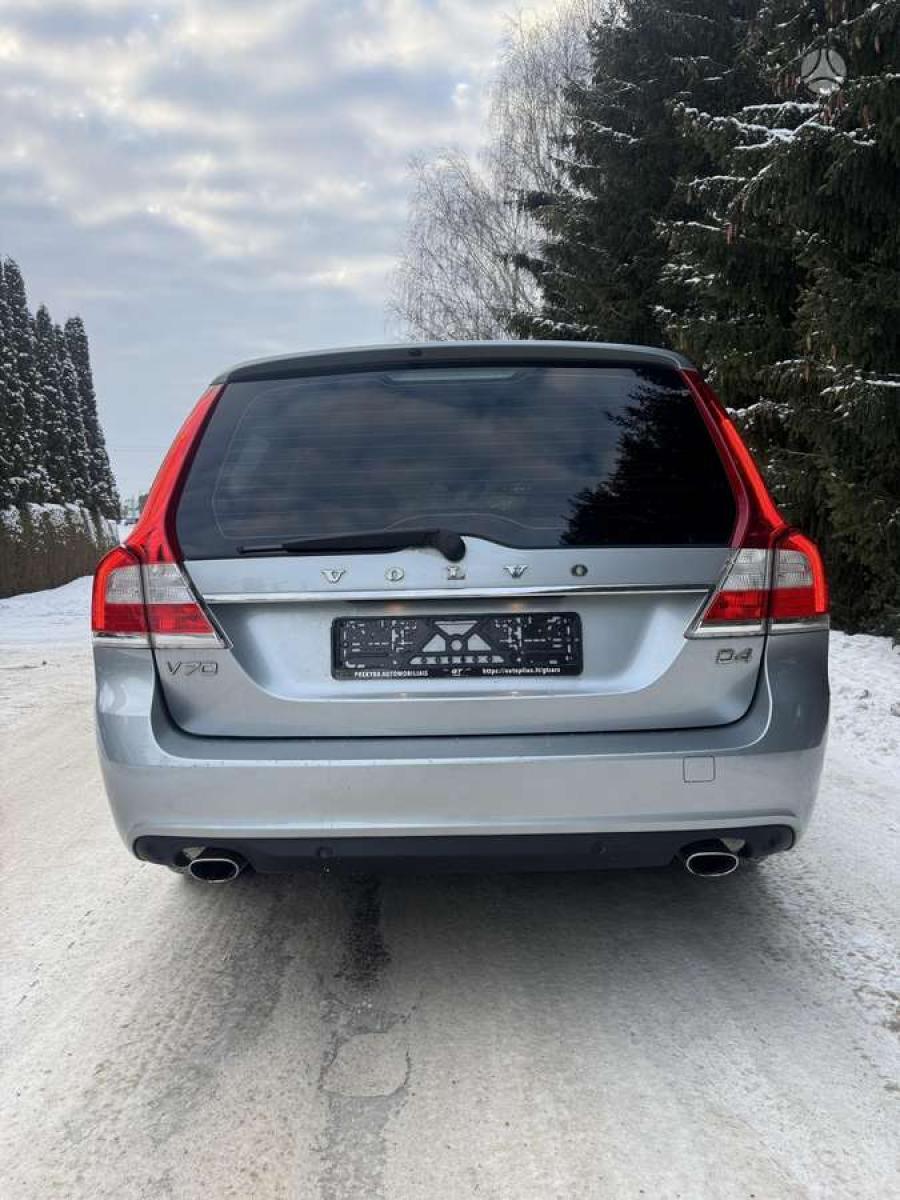 Grey Volvo V70 2014 in Alytus, with an engine capacity of 1.98 L and mileage of 249 thousand km for 5499 €, photo 6 on AUTOMOTO.COM.LV
