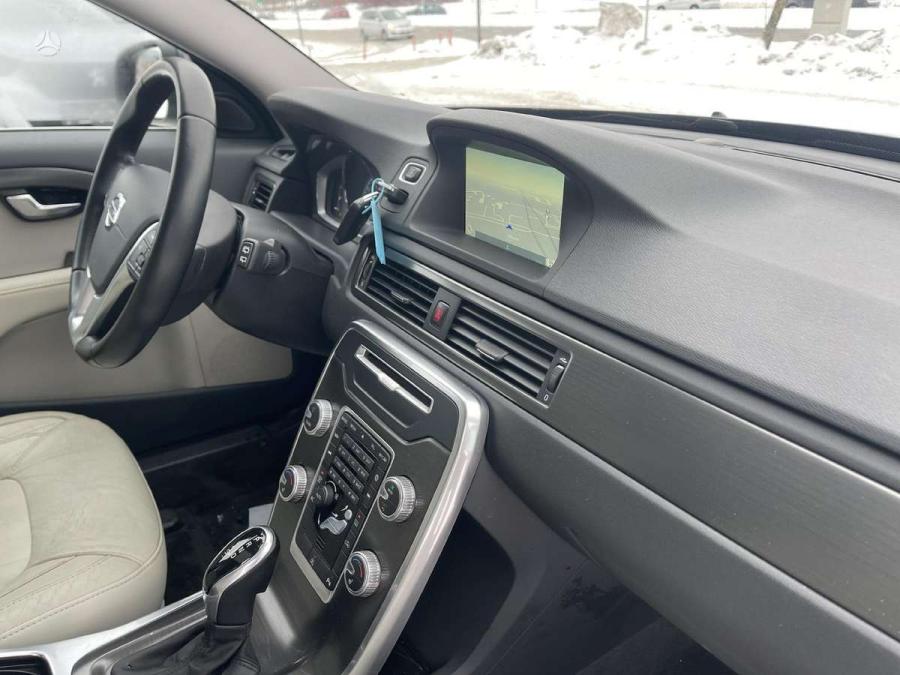 Pelēks Volvo V70 2014 Kauņa, ar dzinēja tilpumu 1.56 L un nobraukumu 246 tūkst. km par 6250 €, foto 20 vietnē AUTOMOTO.COM.LV