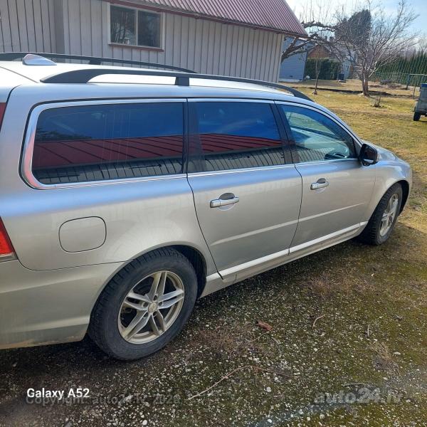 Pelēks Volvo V70 2014 Tallina, ar dzinēja tilpumu 2.00 L un nobraukumu 173 tūkst. km par 5500 €, foto 3 vietnē AUTOMOTO.COM.LV