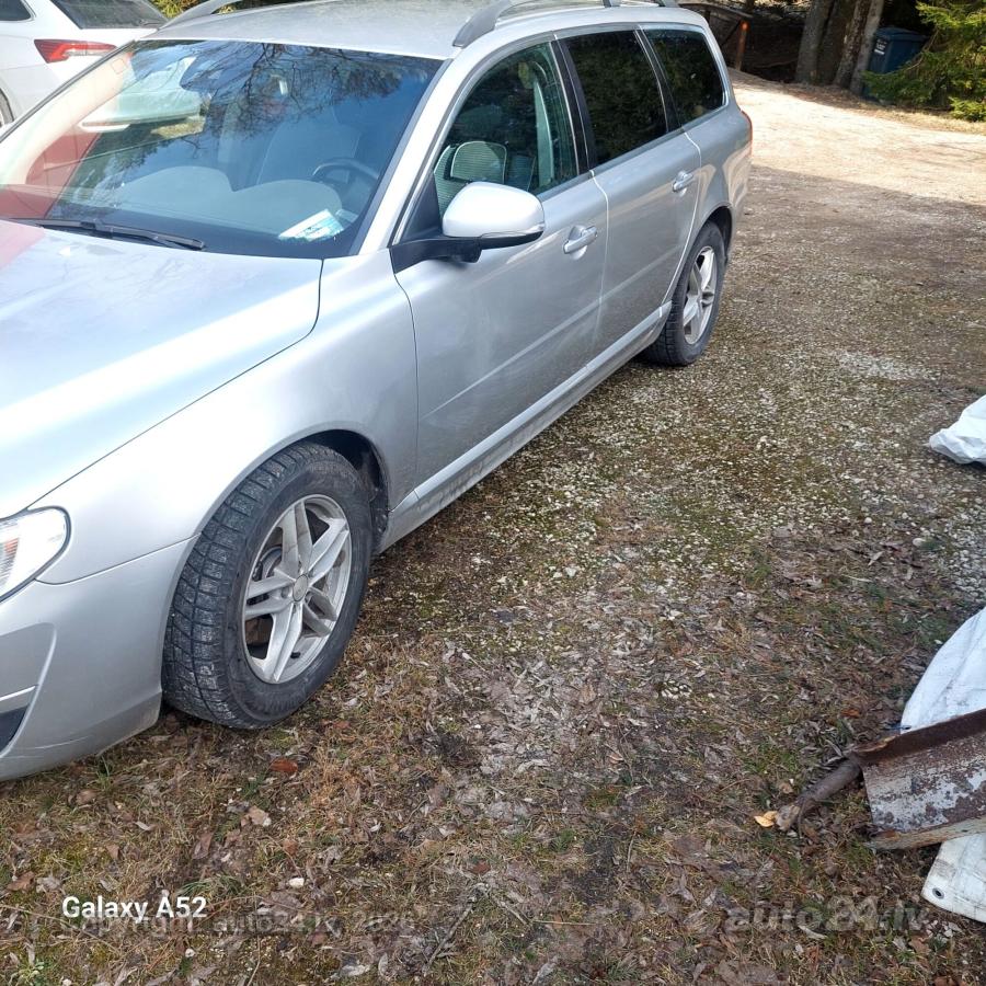 Grey Volvo V70 2014 in Tallinn, with an engine capacity of 2.00 L and mileage of 173 thousand km for 5500 €, photo 6 on AUTOMOTO.COM.LV