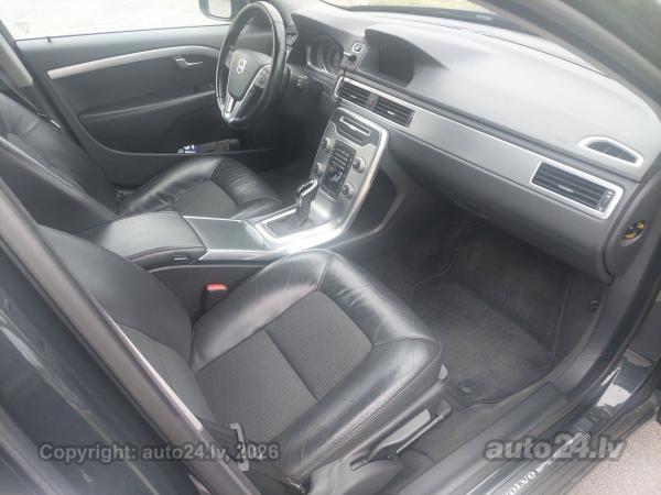 Grey Volvo V70 2014 in Tartu, with an engine capacity of 2.00 L and mileage of 237 thousand km for 9999 €, photo 8 on AUTOMOTO.COM.LV