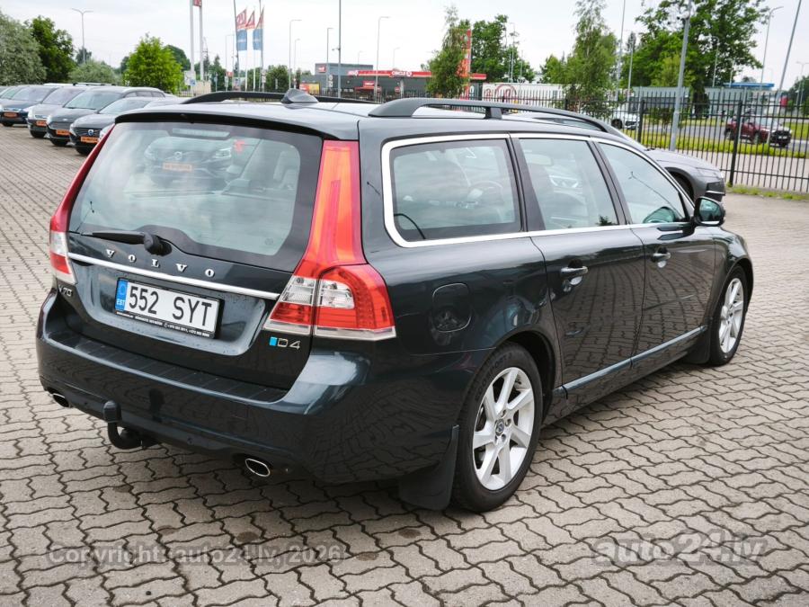 Grey Volvo V70 2014 in Tartu, with an engine capacity of 2.00 L and mileage of 238 thousand km for 9490 €, photo 4 on AUTOMOTO.COM.LV