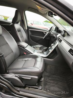 Grey Volvo V70 2014 in Tartu, with an engine capacity of 2.00 L and mileage of 238 thousand km for 9490 €, photo 6 on AUTOMOTO.COM.LV