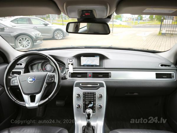 Grey Volvo V70 2014 in Tartu, with an engine capacity of 2.00 L and mileage of 238 thousand km for 9490 €, photo 6 on AUTOMOTO.COM.LV