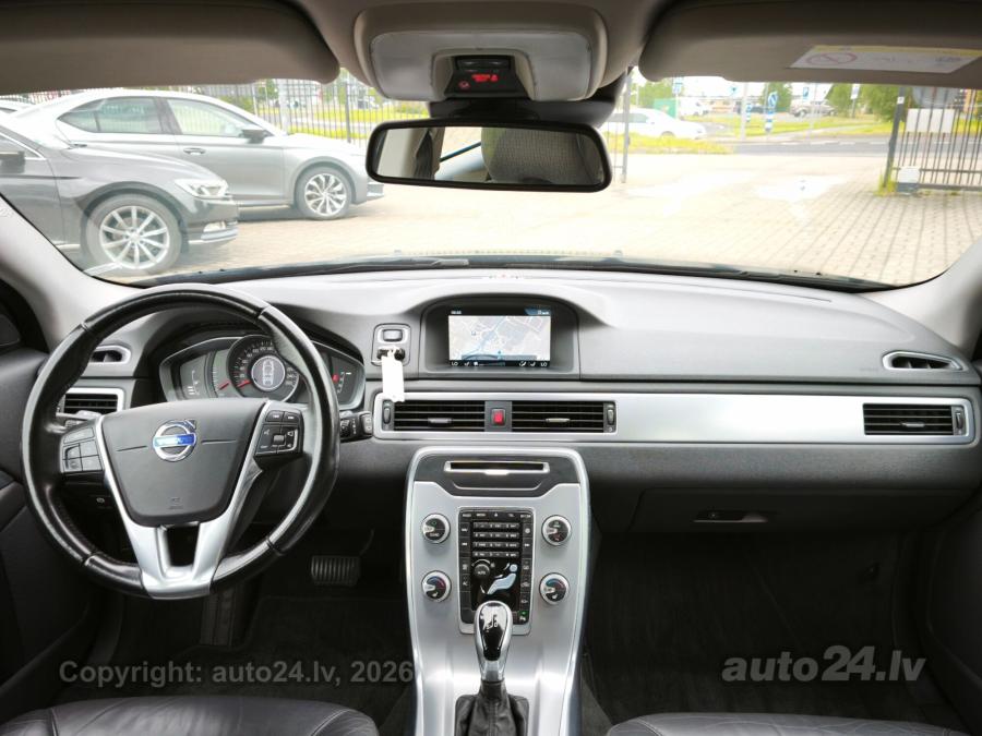 Grey Volvo V70 2014 in Tartu, with an engine capacity of 2.00 L and mileage of 238 thousand km for 9490 €, photo 7 on AUTOMOTO.COM.LV