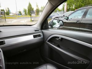 Grey Volvo V70 2014 in Tartu, with an engine capacity of 2.00 L and mileage of 238 thousand km for 9490 €, photo 8 on AUTOMOTO.COM.LV