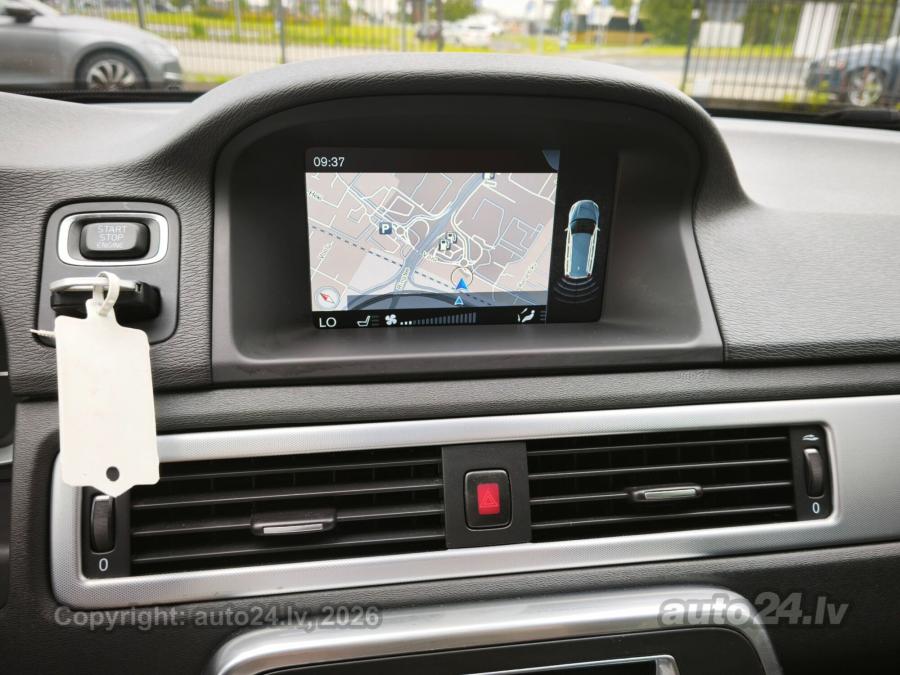 Grey Volvo V70 2014 in Tartu, with an engine capacity of 2.00 L and mileage of 238 thousand km for 9490 €, photo 10 on AUTOMOTO.COM.LV