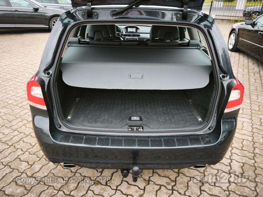 Grey Volvo V70 2014 in Tartu, with an engine capacity of 2.00 L and mileage of 238 thousand km for 9490 €, photo 12 on AUTOMOTO.COM.LV