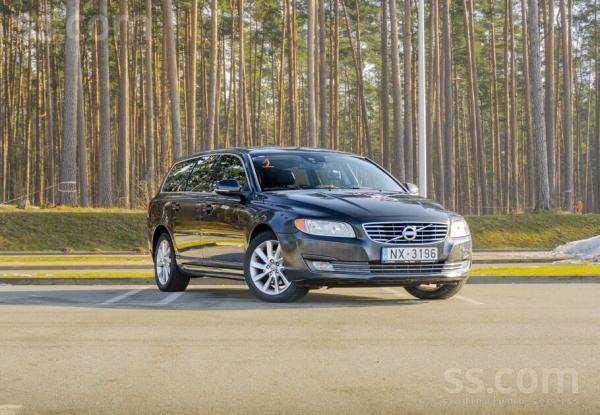 Grey Volvo V70 2014 in Riga, with an engine capacity of 2.00 L and mileage of 180 thousand km for 6390 €, photo 2 on AUTOMOTO.COM.LV