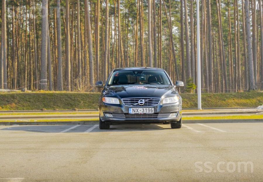 Pelēks Volvo V70 2014 Rīga, ar dzinēja tilpumu 2.00 L un nobraukumu 180 tūkst. km par 6390 €, foto 4 vietnē AUTOMOTO.COM.LV